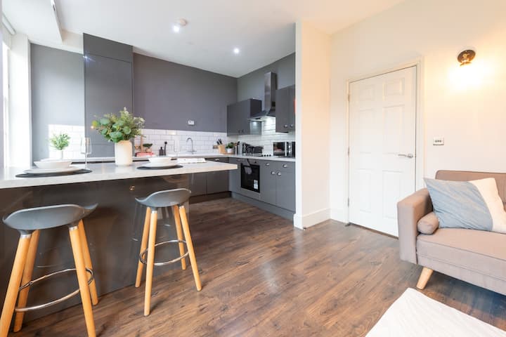 Stylish Apartment By Leeds Uni – Sleeps 5 - Leeds