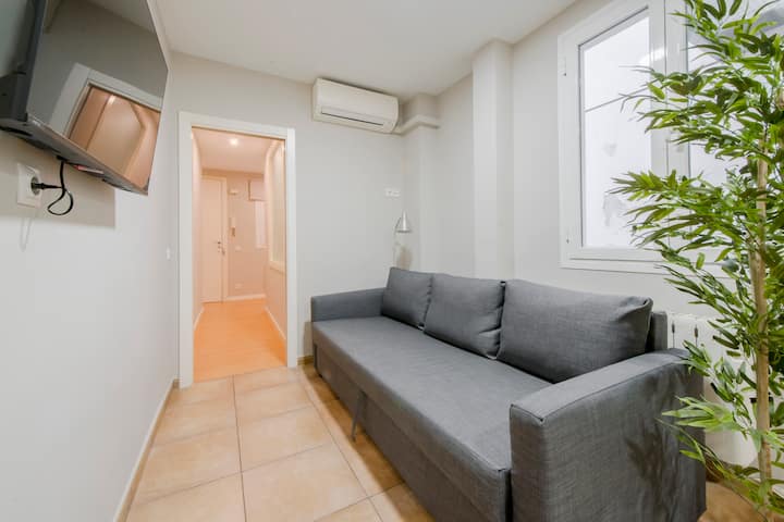 Apartamento Con Vistas Para 6, Vive Calle León - Madrid