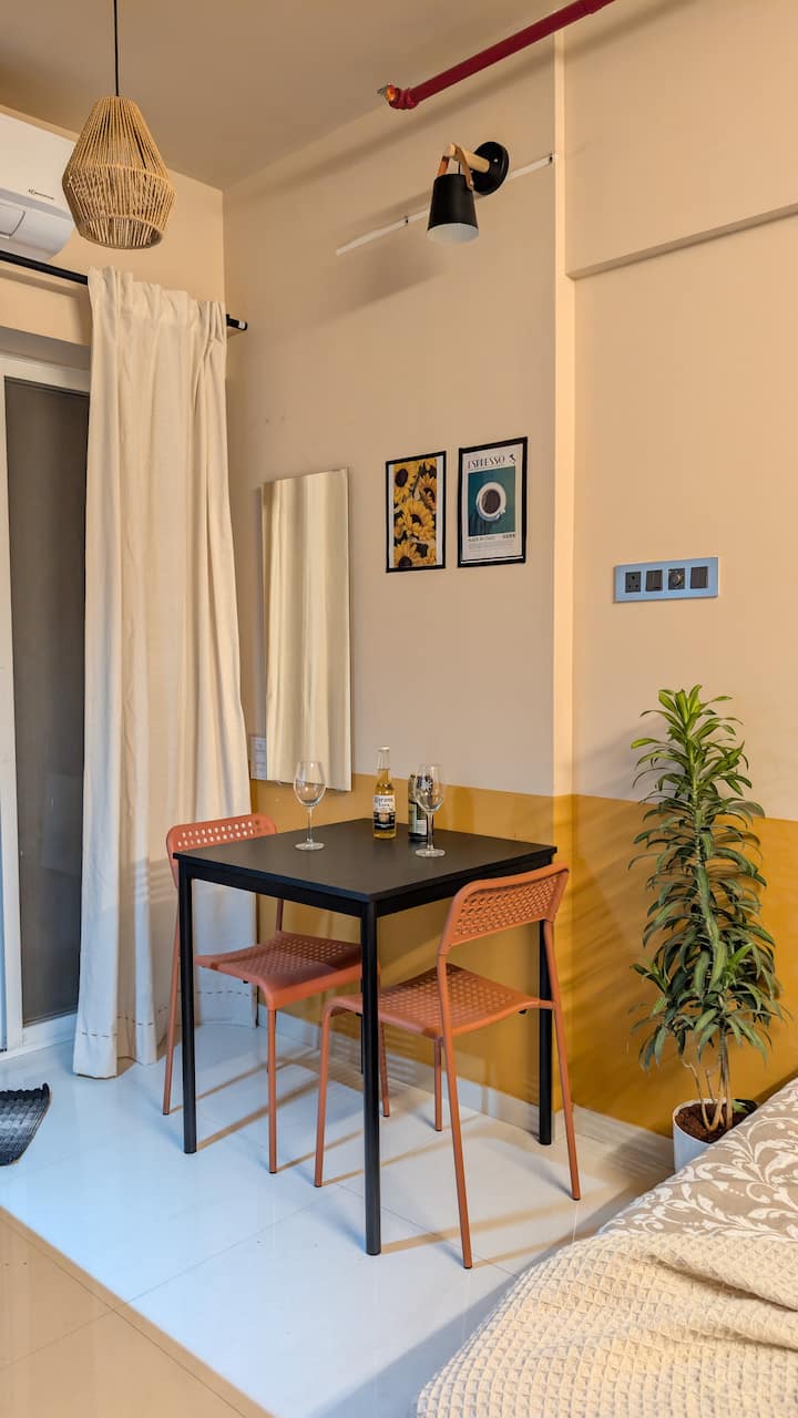 Nomad | Cozy Flat | Couple Friendly| Near It| Boho - India