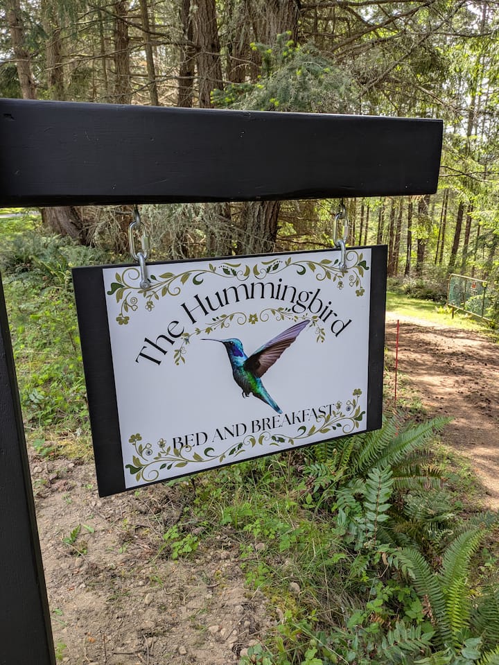 The Hummingbird Bed And Breakfast On Mayne Island - Pender Island