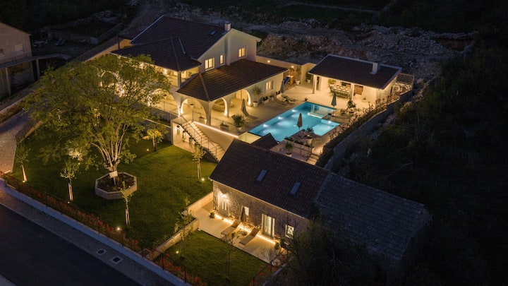 Luxury Villa Speranza With Saltwater Heated Pool - Imotski