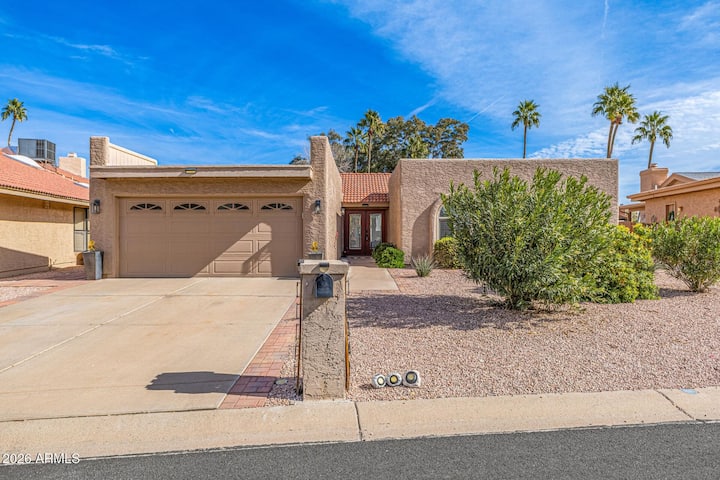Serene Lakefront In Adult Resort Community - Sun Lakes, AZ