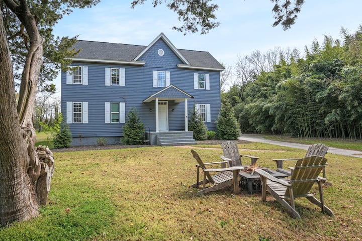 Farmhouse Sunrise | Upper-level Renovated Home! - Cape Charles, VA