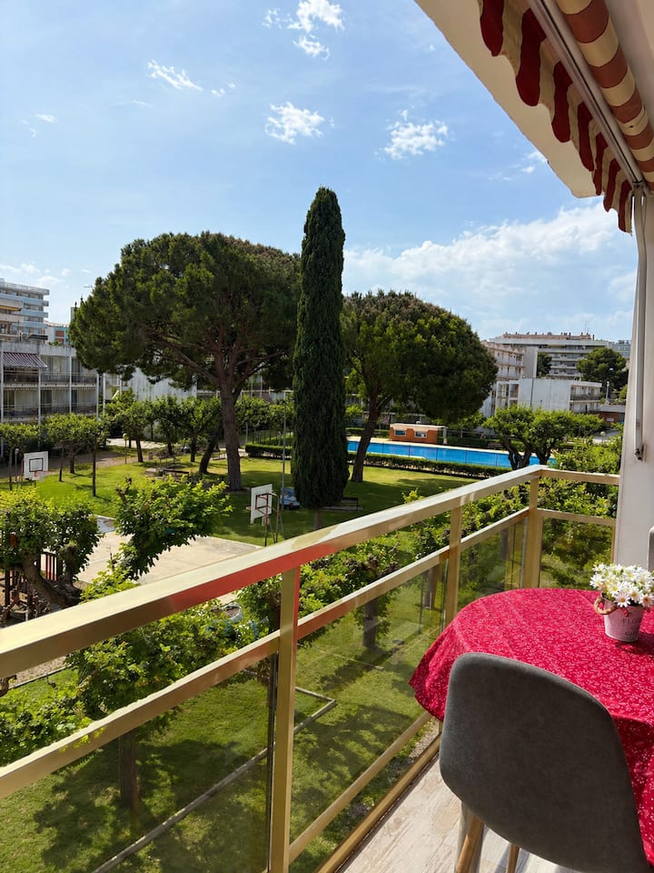 Moderno Apartamento Con Terraza - Reus