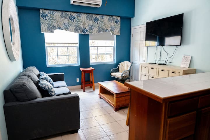 Updated Condo Sleeps 4 @ Resort With Amenities! - Belize
