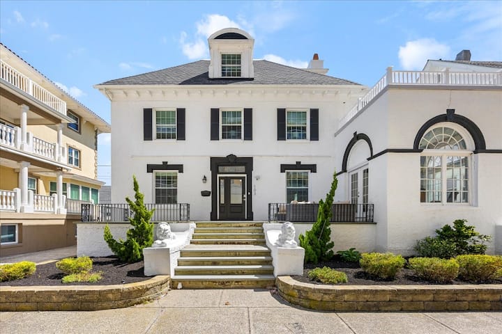 Beach Block Luxury | Sleeps 20 W/ Bar Room - Ventnor City, NJ