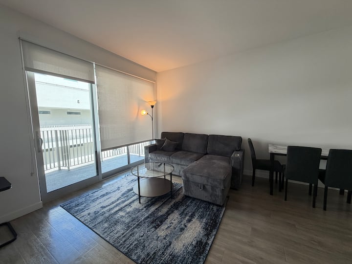 Prime Location Santa Monica Spacious 1bd Unit - Santa Monica, CA