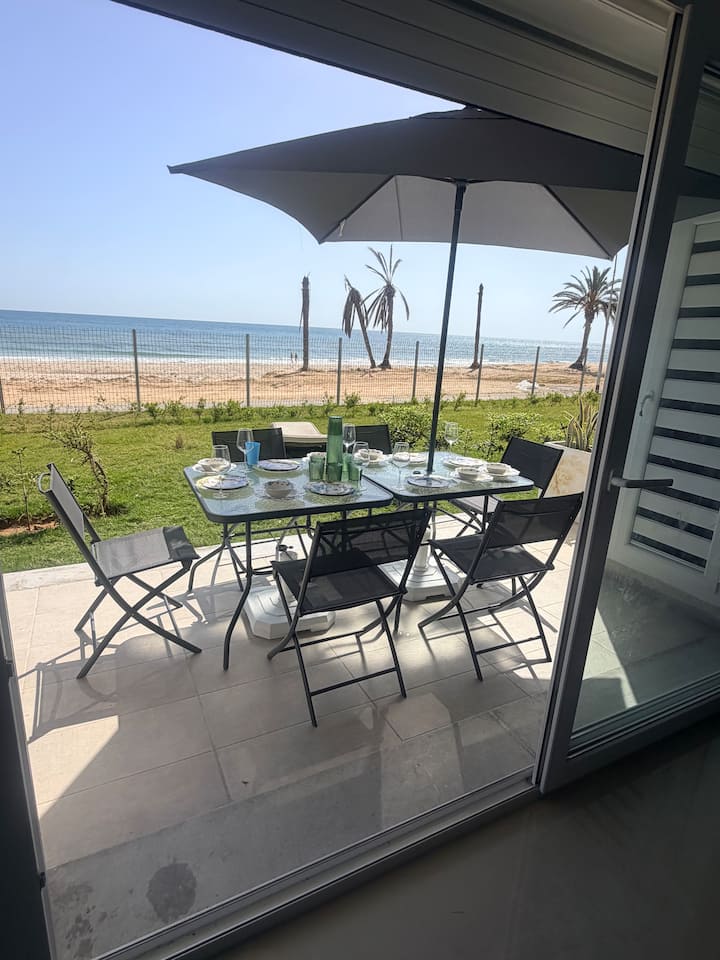 Magnifique Logement Pieds Dans L’eau Avec Piscine - Tunisia