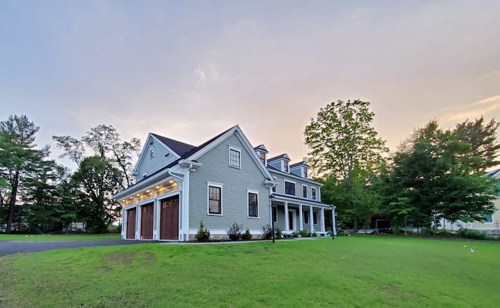 The Winchester Villa | Luxury 5br Retreat - Bedford, MA