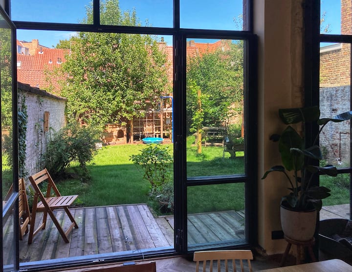 Vibrant Residence With Private Garden, City Centre - Brugge