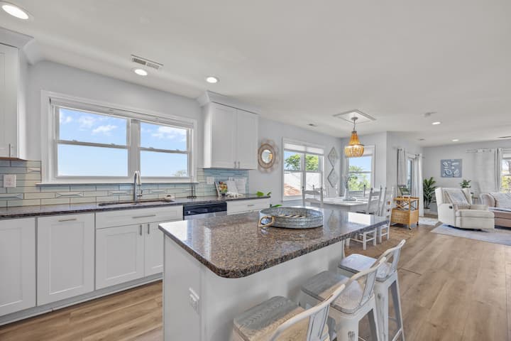 Bay Watch W/elevator (Pet Friendly Home) - Morehead City, NC