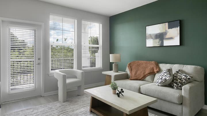 Landing | Stunning 3bd, Gym - Apollo Beach, FL