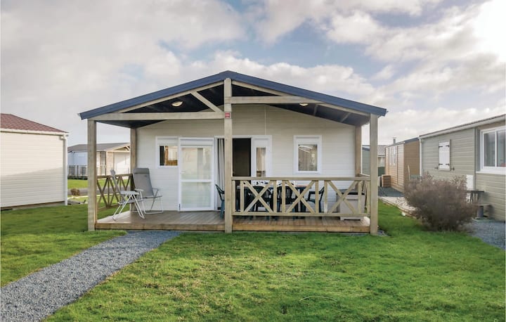 Gorgeous Home In Grandcamp Maisy - Grandcamp-Maisy