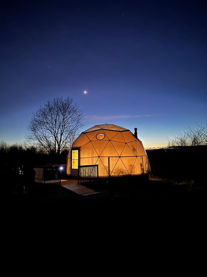 Foxberry Domes - Magnolia | Unique Glamping Stay - Port Hope
