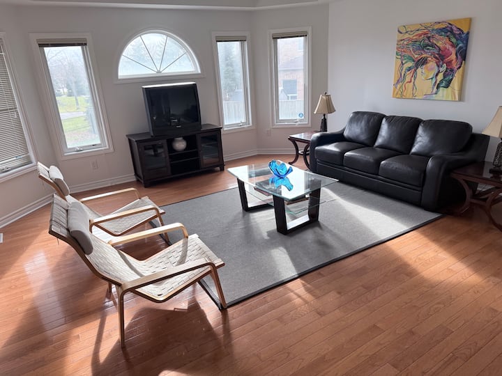 Pure Bliss, Lot Of Sun, Relax And Enjoy ! - Brampton