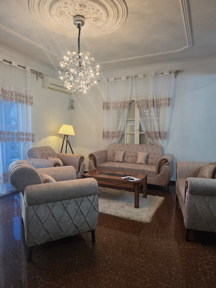 Magnifique F4 Niveau De Villa Piscine Et Parking. - Algerien