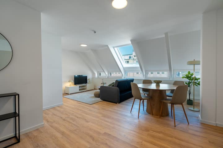 Großzügiges City-apartment In Bester Lage Für 4 P. - Oldenburg