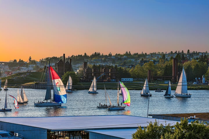 Lake Union Fairview Retreat W/rooftop & Lake Views - Seattle, WA