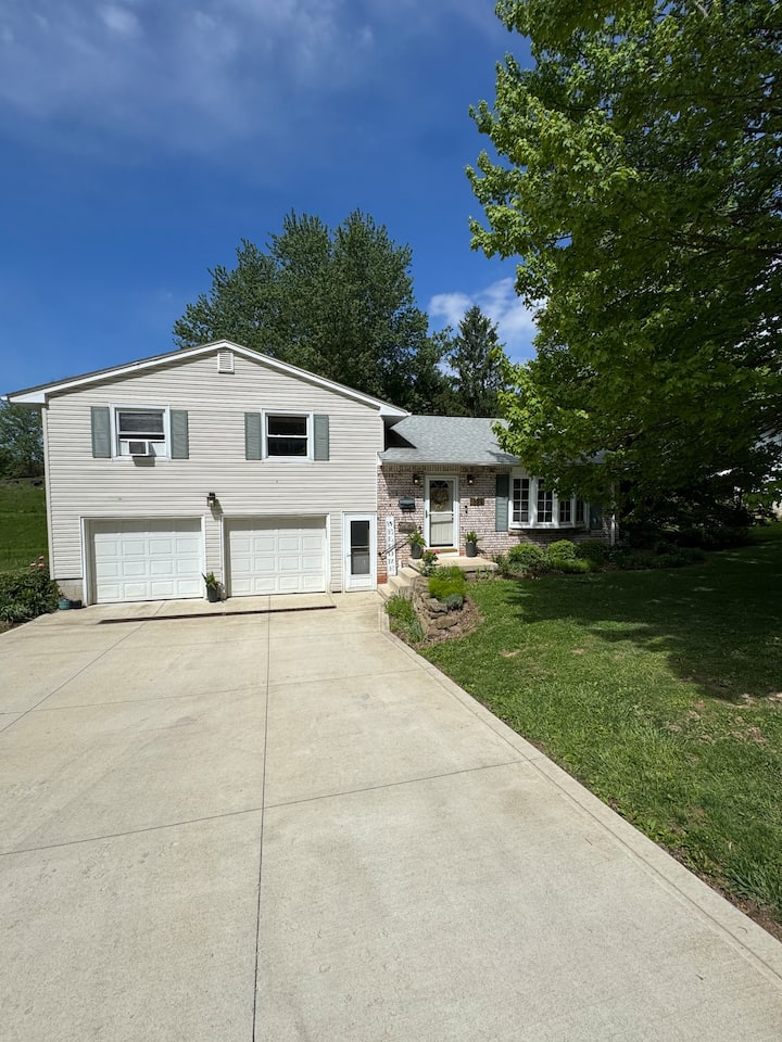 Cozy 2 Bedroom House - Mansfield, OH