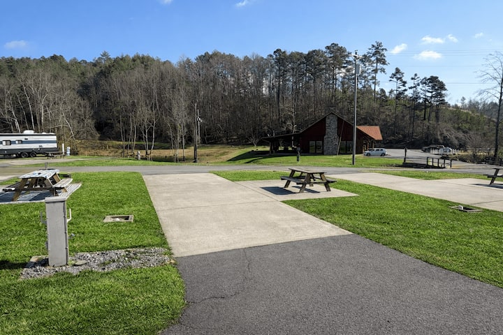 Premium Pull-through Rv Pad - Murphy, NC