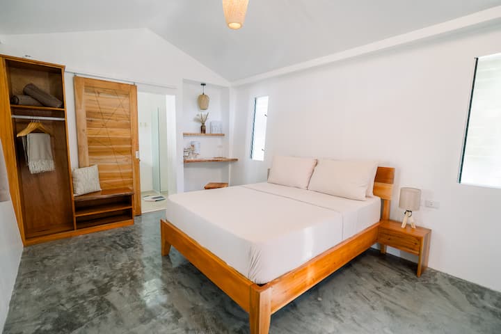 Kahayag - Bright Tropical Room - Panglao