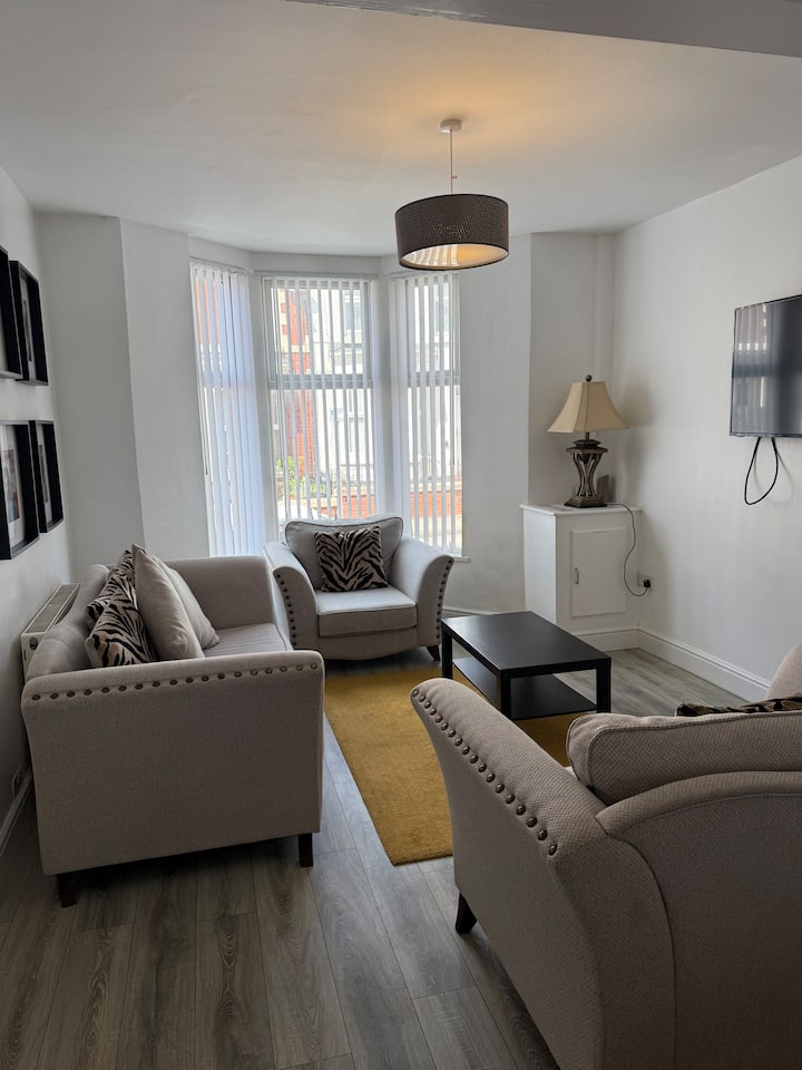 Sybil House Anfield Stay Hen & Stag Groups Welcome - Liverpool