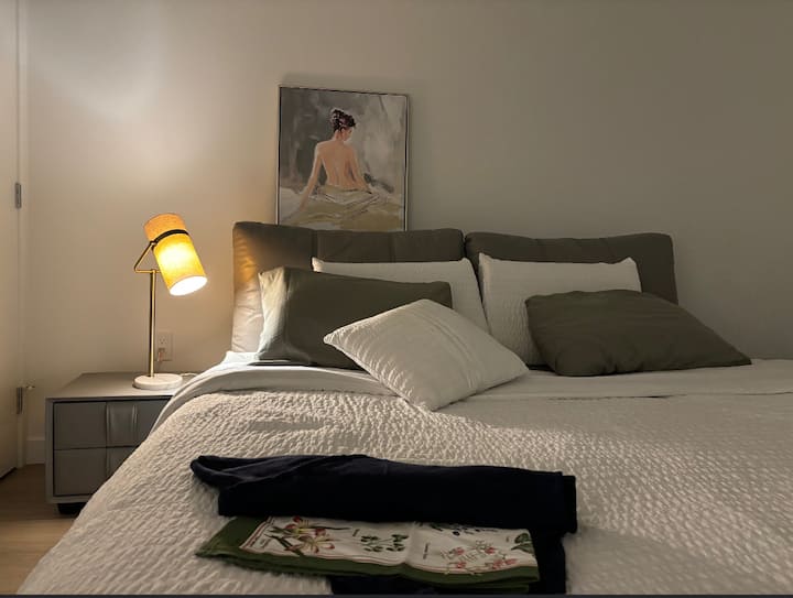 Cozy 1b+1b Condo/ New Westminster - New Westminster