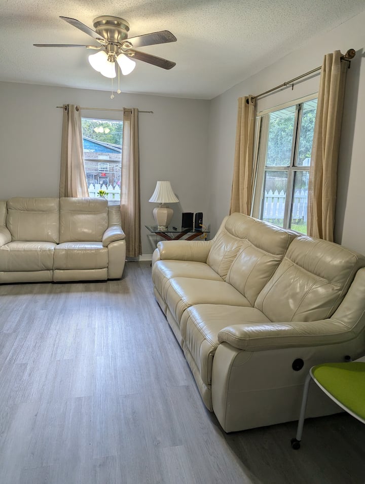 Peaceful Fam-friendly 3br/2ba | 25 Pensacola Beach - Spring Lake, Cantonment