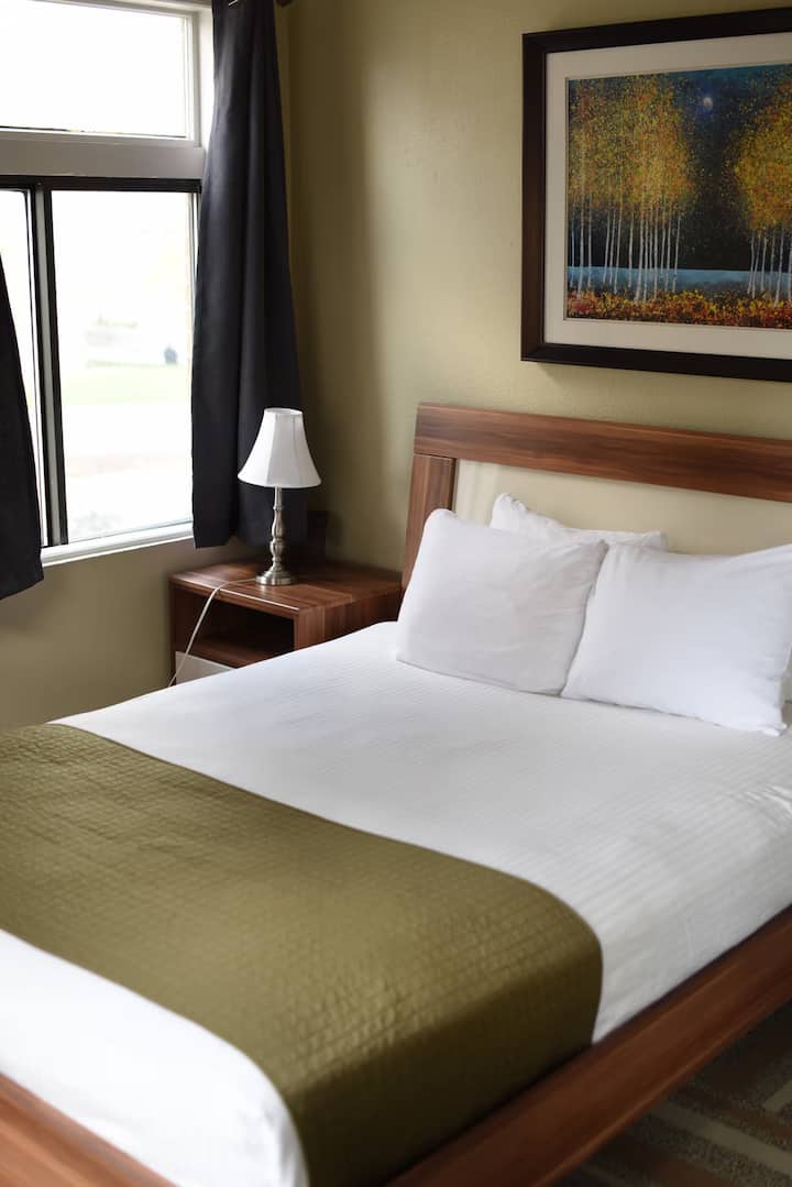Downtown Modern 2 Bedroom - Billings, MT