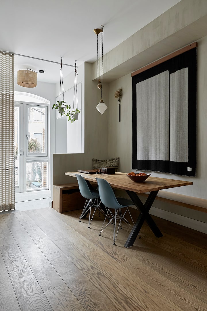 Decked-out Modern Victorian Home Downtown - Toronto