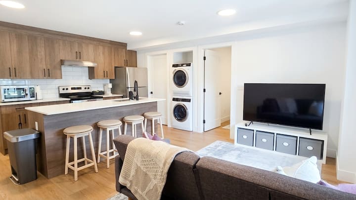 New Cozy Modern Retreat W/ Air Con - New Westminster