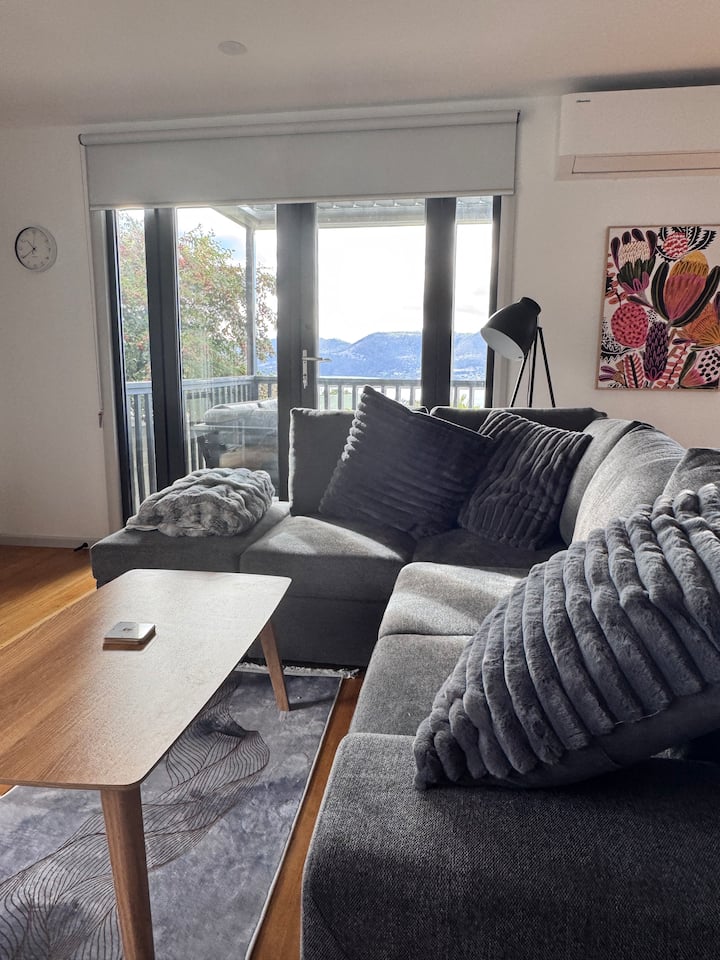 Panoramic Hobart Home / Walking Distance To Mona - Hobart