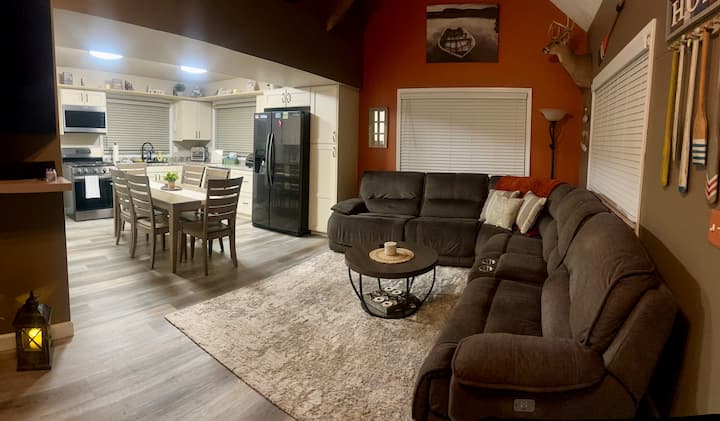 Enjoy The View And Experience Lakeside Living. - Brooklyn, MI