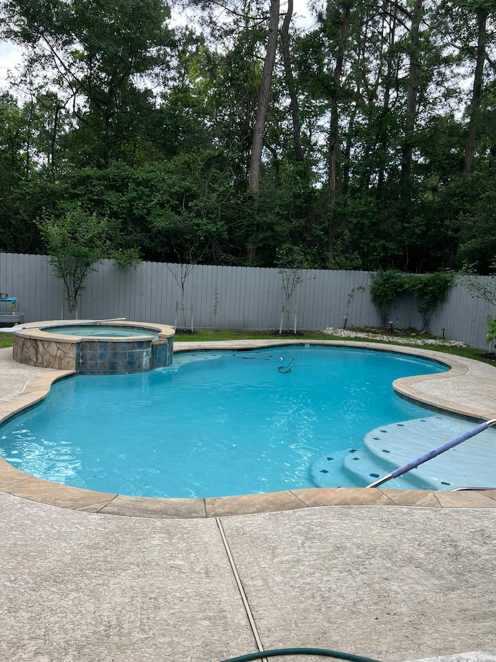 Private Second Floor/pool /Beautiful Neighborhood - The Woodlands, TX