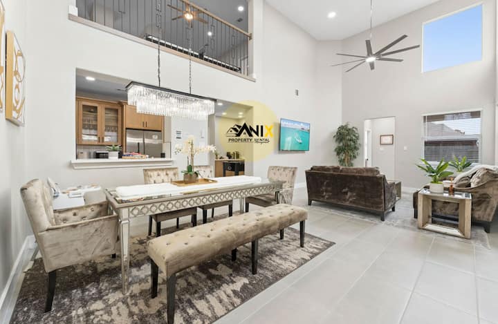 Modern Vineyard @ Bellaire | Gated Stylish Retreat - Houston, TX