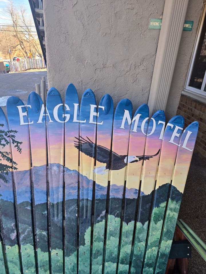 Eagle Motel - Unit 111 - Manitou Springs, CO