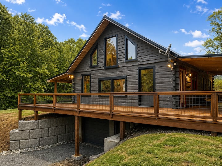 Henry’s Cabin In Hills! - North Carolina