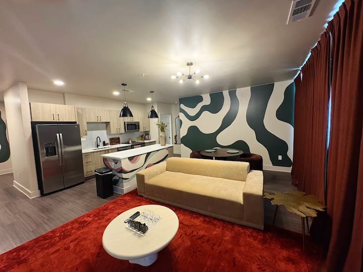 Retro-chic Suite | Wfh-ready - Dunwoody, GA