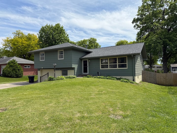 Cozy 3br Retreat | Easy Access To Kc World Cup - Saint Joseph, MO