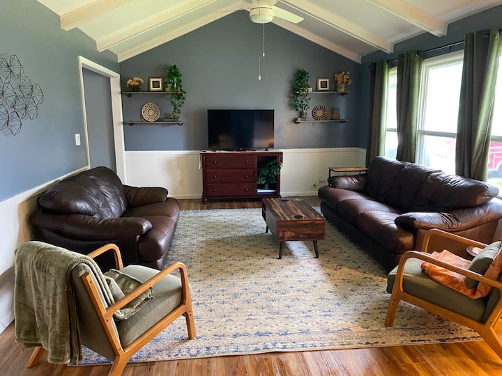 Cozy 3br Home | Convenient Quiet Neighborhood - Saint Joseph, MO