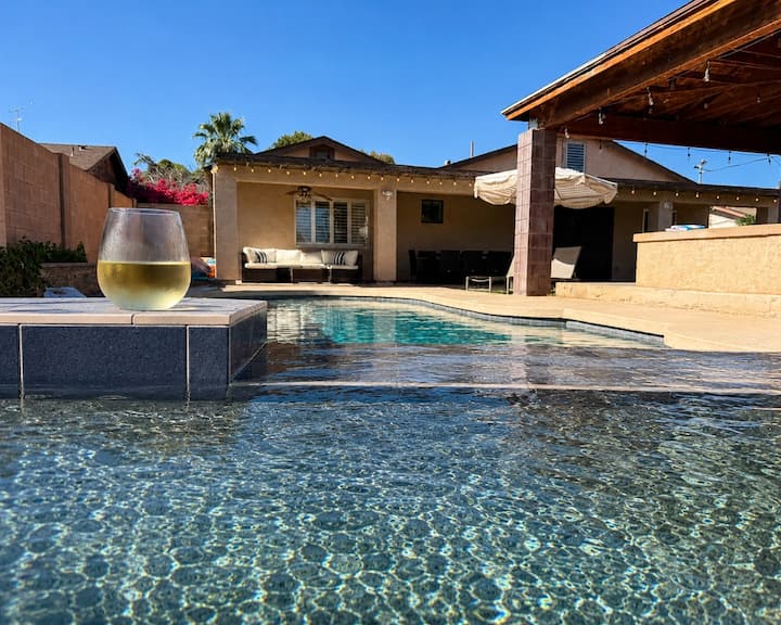 Disco Pool House | 2 Kings, Hot Tub, Near Phx - Phoenix, AZ