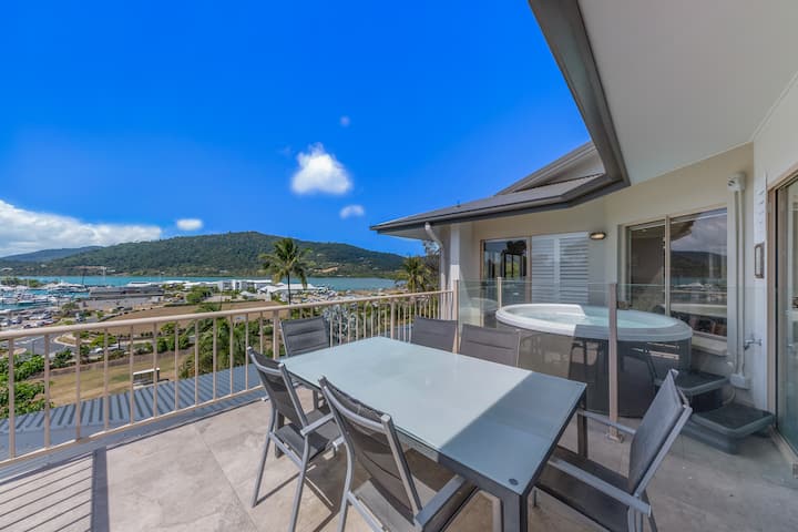 2 Bedroom Coral Sea Penthouse Stay 2+ And Save - Airlie Beach