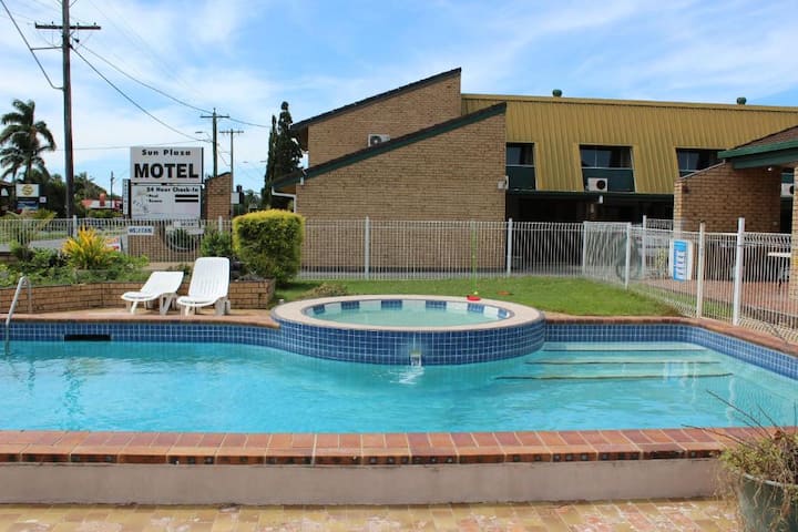 Sun Plaza Motel - Mackay  Budget Accommodation - Mackay