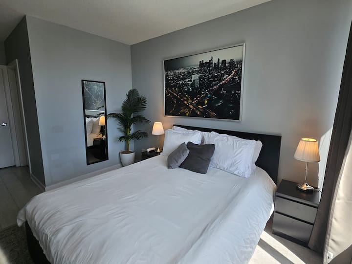 Luxury City Retreat | 4br W/ Pool & Parking - Vancouver