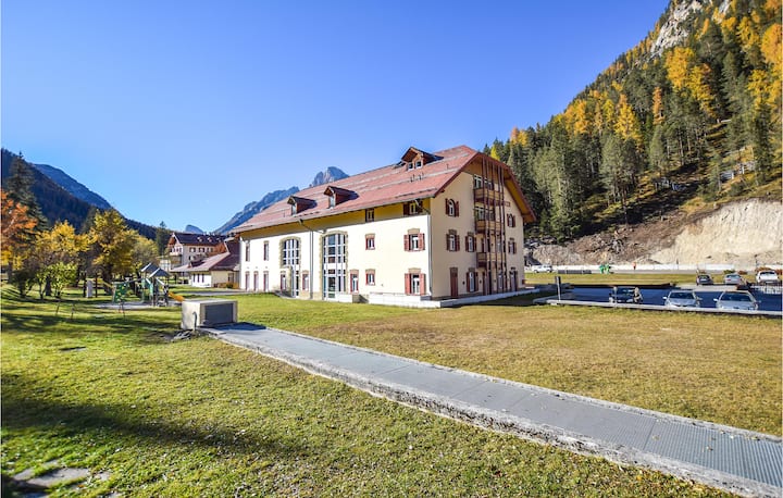 Cozy Apartment In Località Carbonin - Toblach