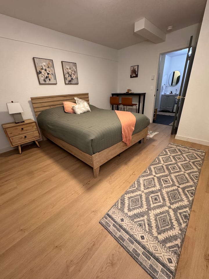 Cozy Private Mil Suite With Separate Entrance - Bothell, WA