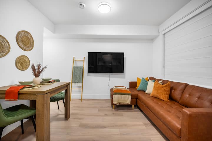 Modern Suite Minutes To East Beach/private Entry - White Rock