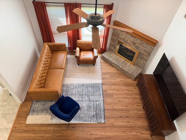 Stylish Modern Home | Big Group Getaway Sleeps 16 - Grapevine, TX