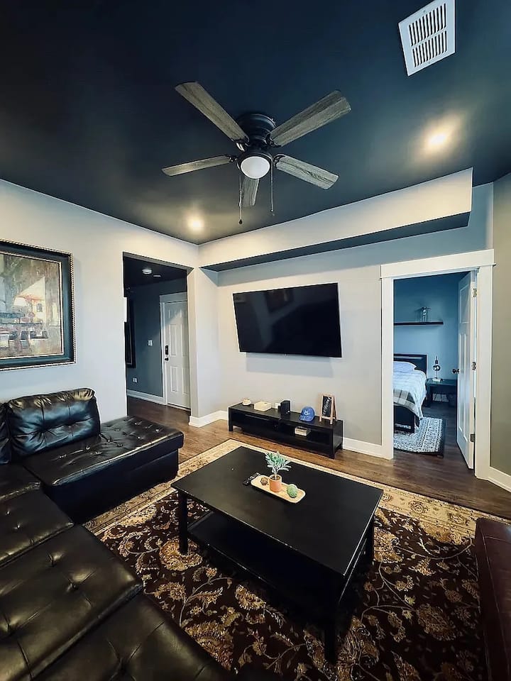 4br Flat By Douglass Park & Transit - Free Parking - Cicero, IL