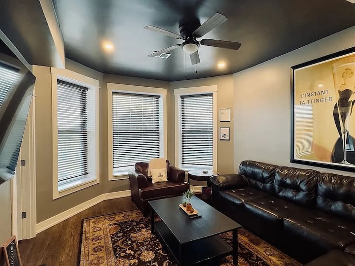 4br Flat By Douglass Park & Transit - Free Parking - Oak Park, IL